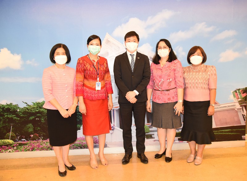 วันอังคารที่ 14 มิถุนายน 2565 รศ.ร.อ.หญิง ดร.ศิริพันธุ์ สาสัตย์ ได้นำ Mr. Yusuke Miyoshi ผู้ร่วม ...